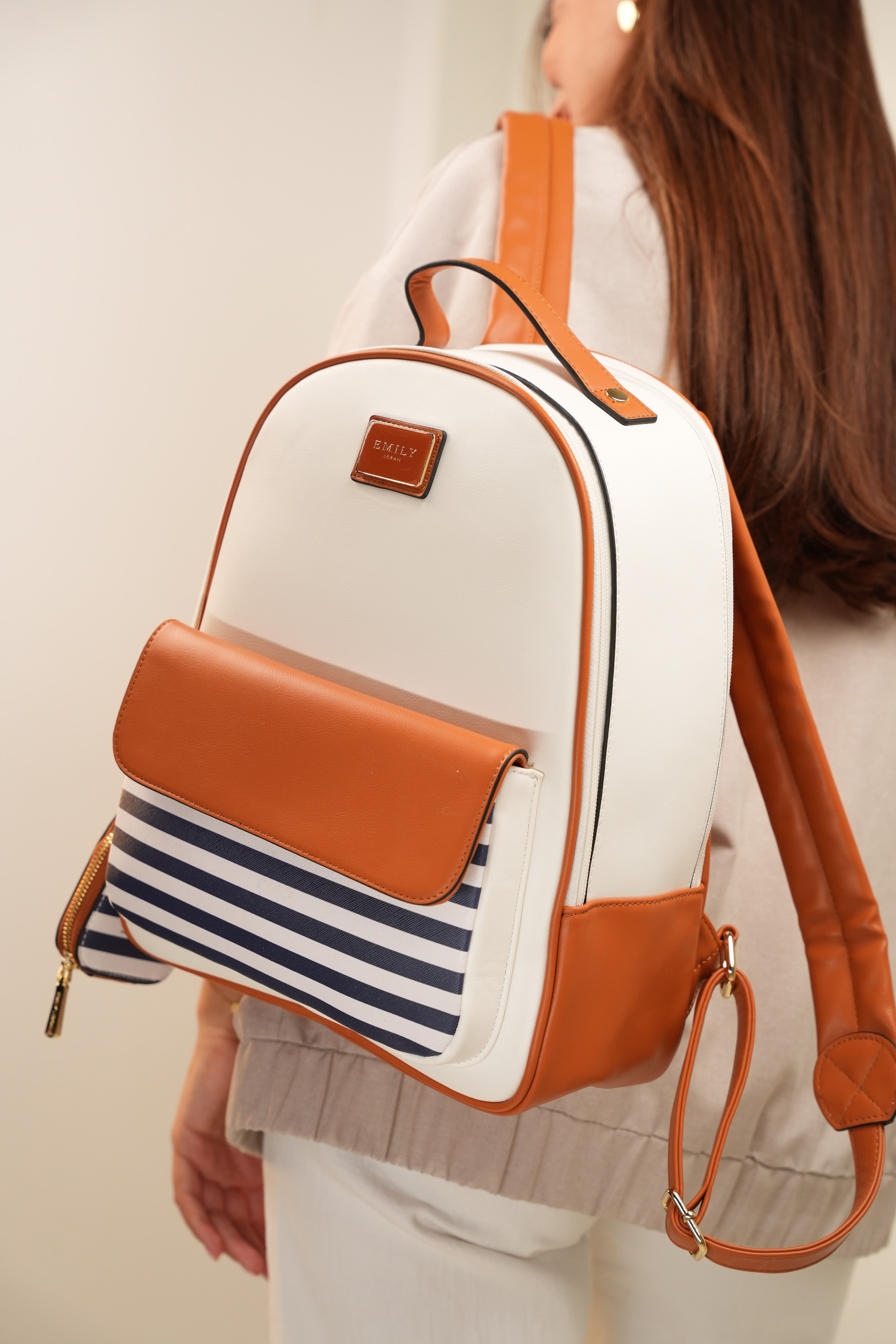 BACKPACK – Emliy Loran